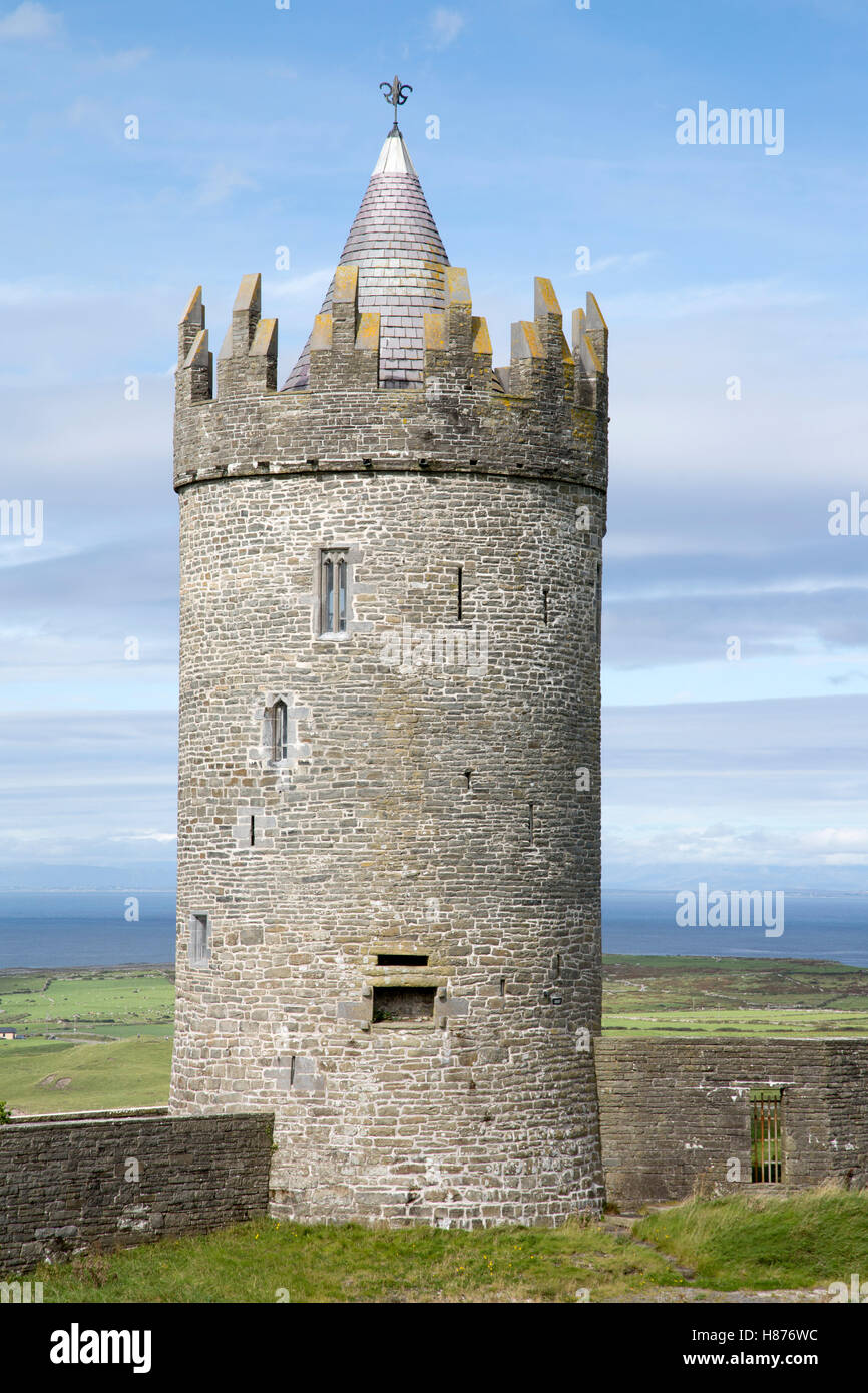 Doonagore Castle, Doolin, Clare, Ireland Stock Photo - Alamy