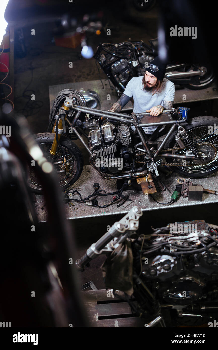Custom motorcycle garage hi-res stock photography and images - Alamy