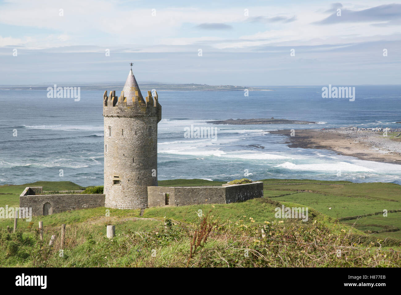 Doonagore Castle, Doolin, Clare, Ireland Stock Photo - Alamy
