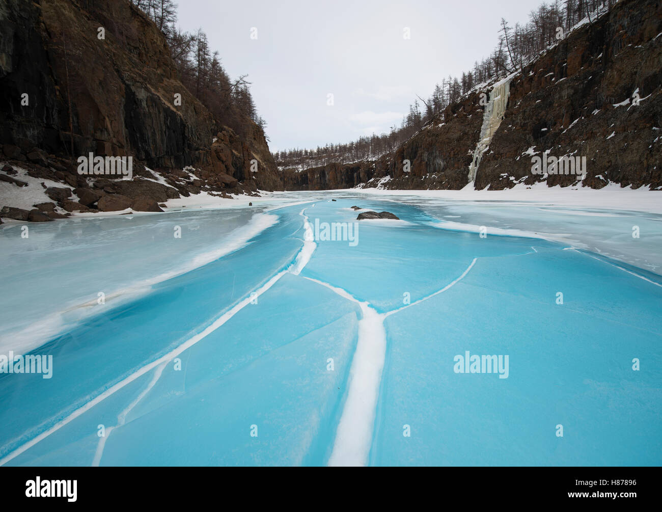 Frozen river in canyon, Putorana Plateau, Siberia, Russia Stock Photo ...
