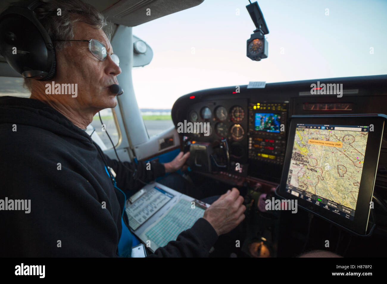 Pilot, Mark Dedon, getting ready for take-off, Santa Cruz Puma Project ...