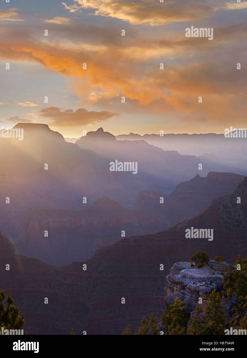 Sunrise at Yavapai Point with Vishnu Temple, Wotans Throne, Grand ...