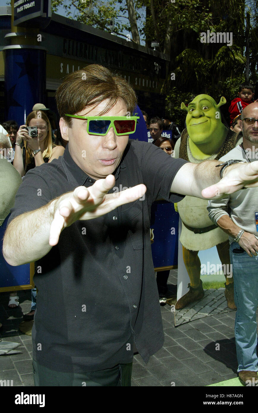 MIKE MYERS SHREK 4-D ATTRACTION PREMIERE UNIVERSAL STUDIOS LOS ANGELES ...