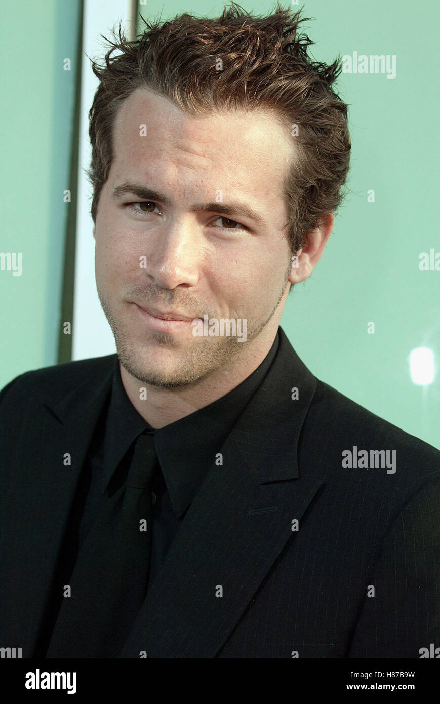 RYAN REYNOLDS THE IN LAWS FILM PREMIERE CINERAMA DOME HOLLYWOOD USA 19 ...