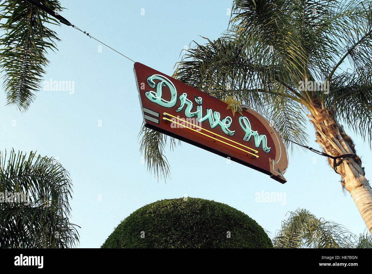 Paramount studios sign hi-res stock photography and images - Alamy