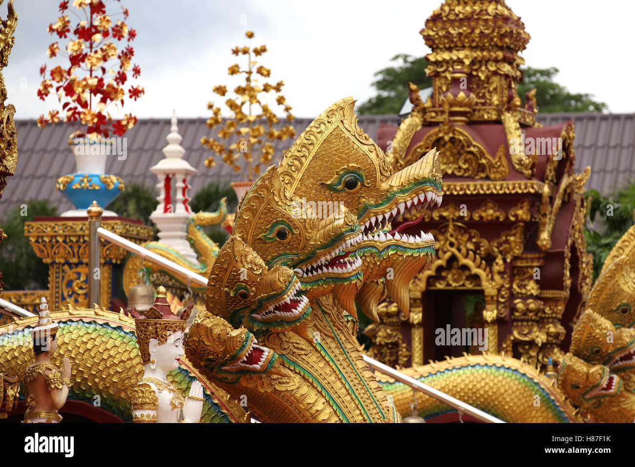Sculpture, architecture and symbols of Buddhism, Thailand, South East ...