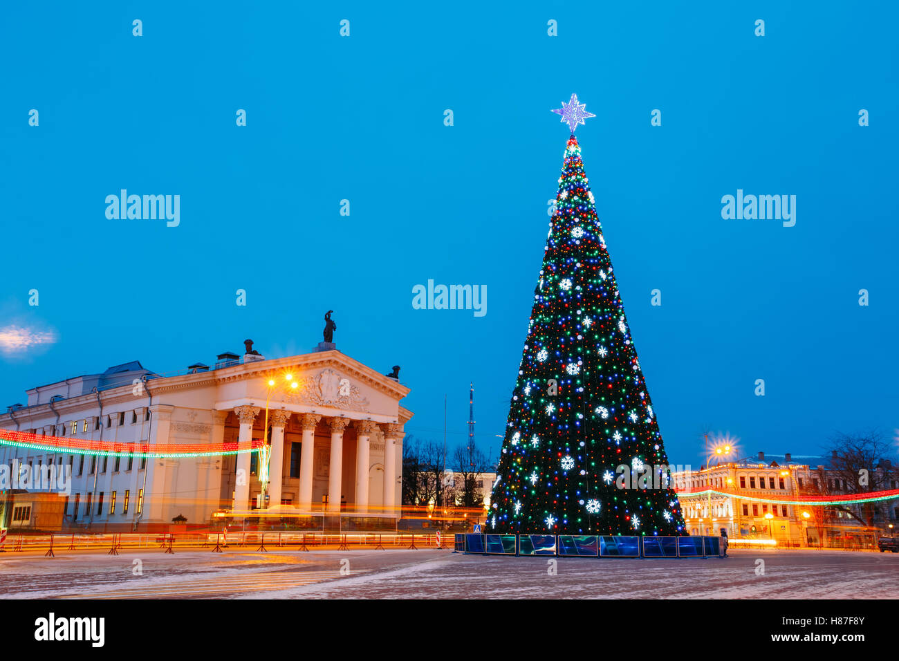 Night illumination red square winter hi-res stock photography and ...