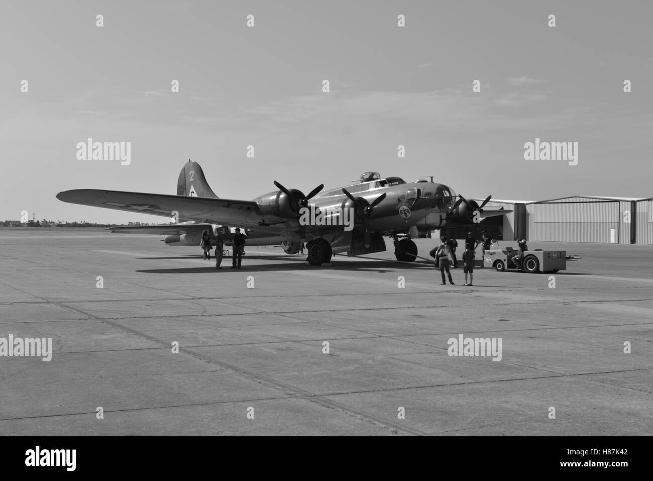 Boeing B-17 Flying Fortress....Thunderbird. The most original flying ...
