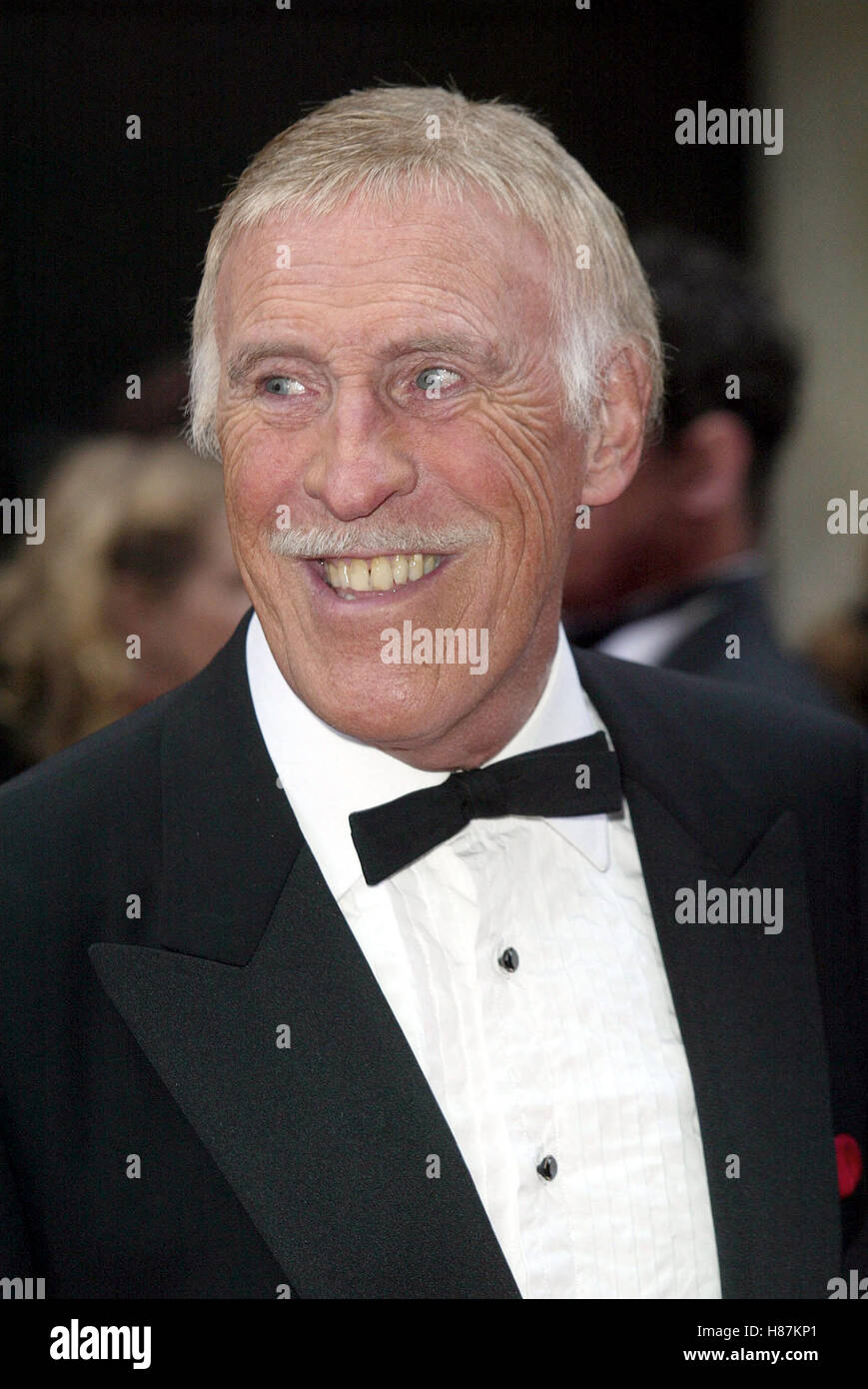 Entertainer Bruce Forsyth Stock Photos & Entertainer Bruce Forsyth ...