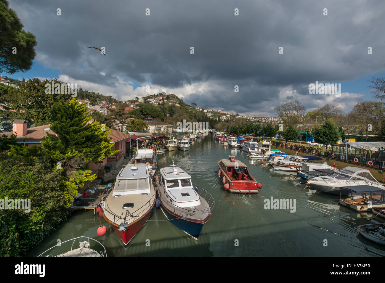Istanbul turkey river hi-res stock photography and images - Alamy