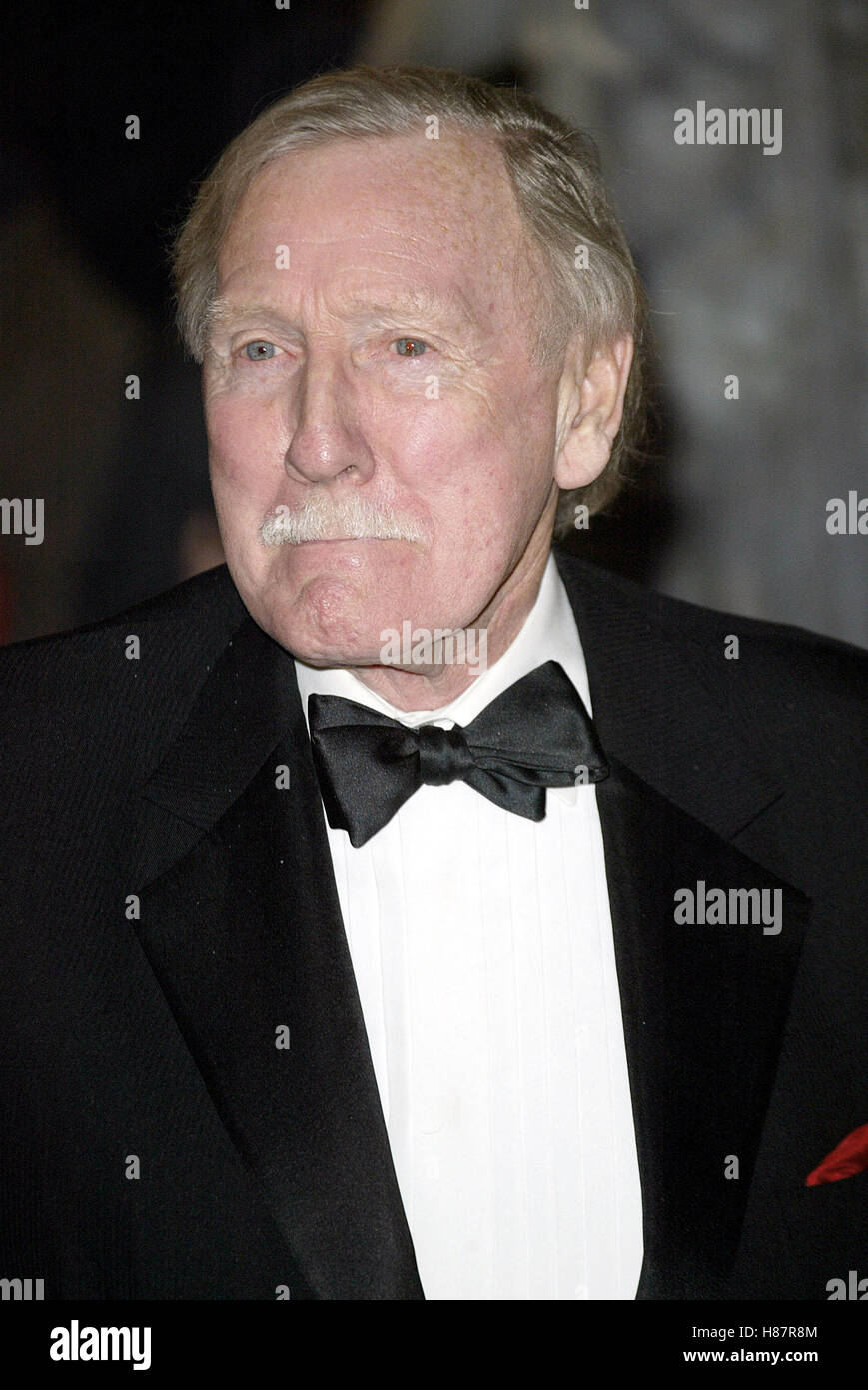 Leslie phillips british actor hi-res stock photography and images - Alamy