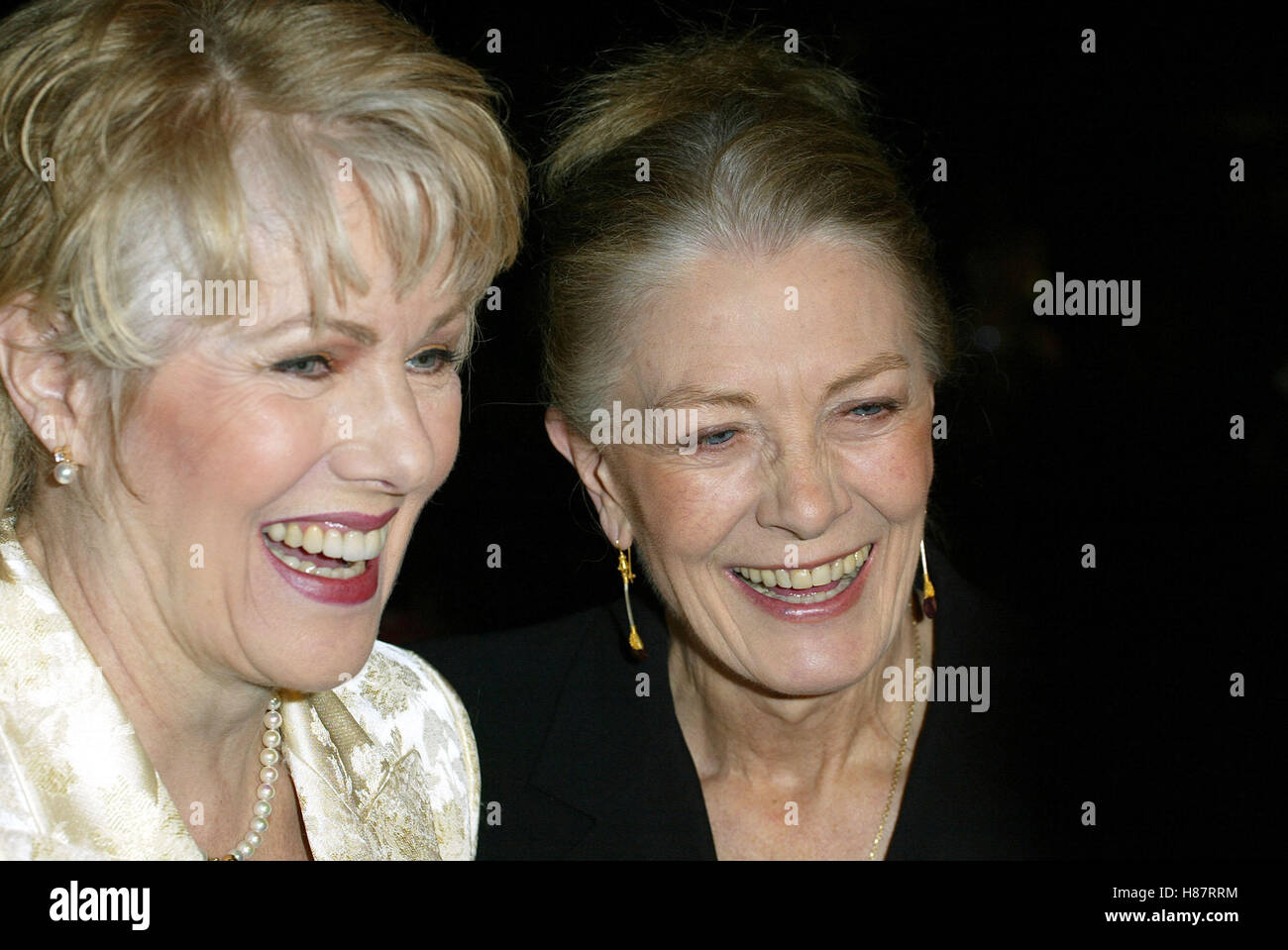 Lynn redgrave and vanessa redgrave hi-res stock photography and images ...