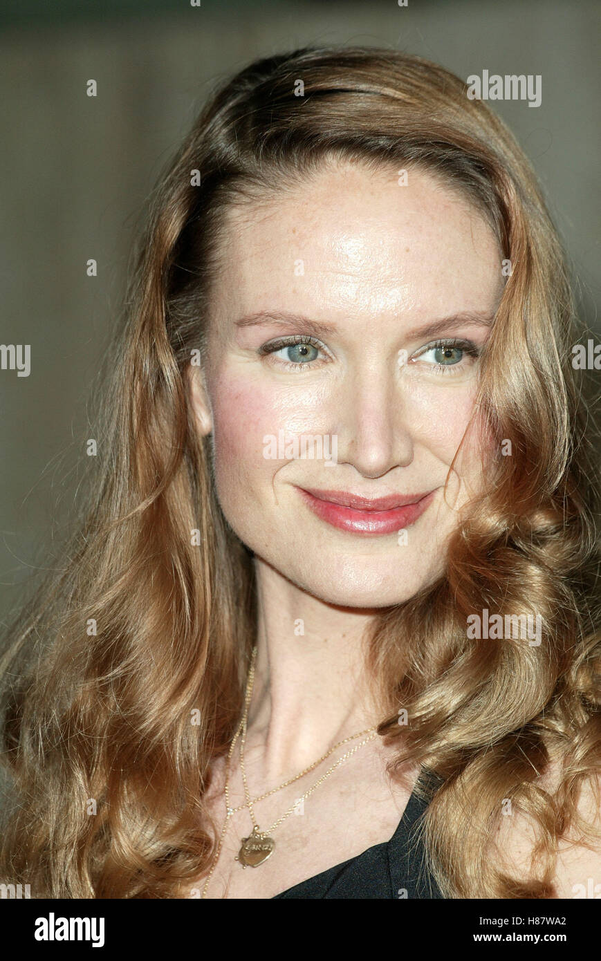 KELLY LYNCH THE RECRUIT FILM PREMIERE CINERAMA DOME HOLLYWOOD LOS ...