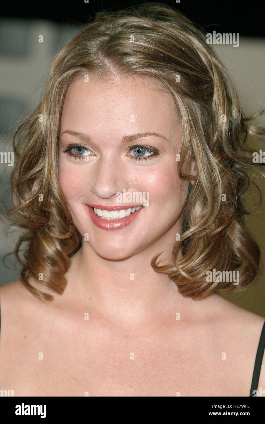 A.J. COOK FINAL DESTINATION 2 FILM PREM CINERAMA DOME HOLLYWOOD LA USA ...