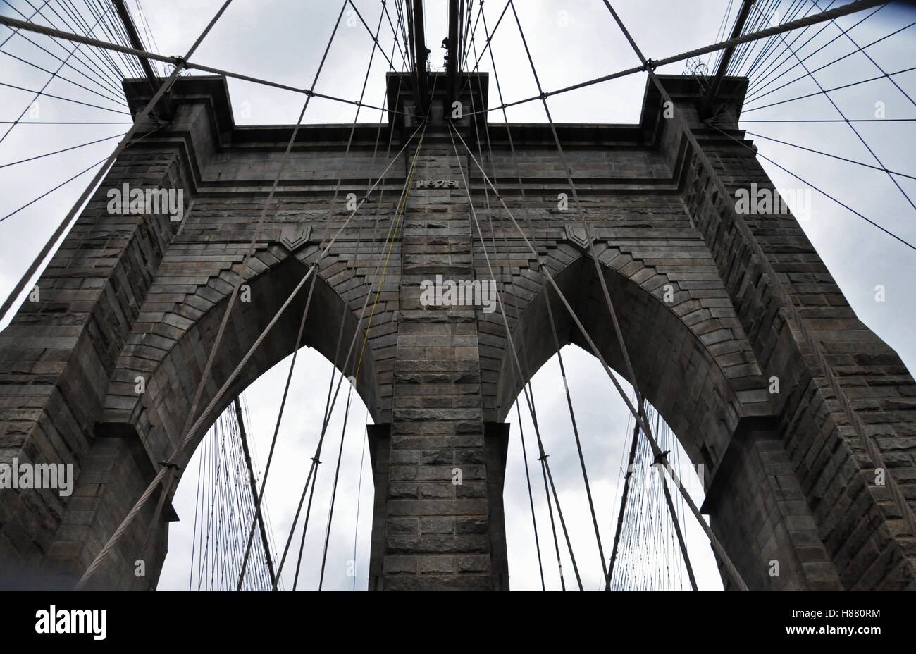 Brooklyn bridge construction workers hi-res stock photography and ...