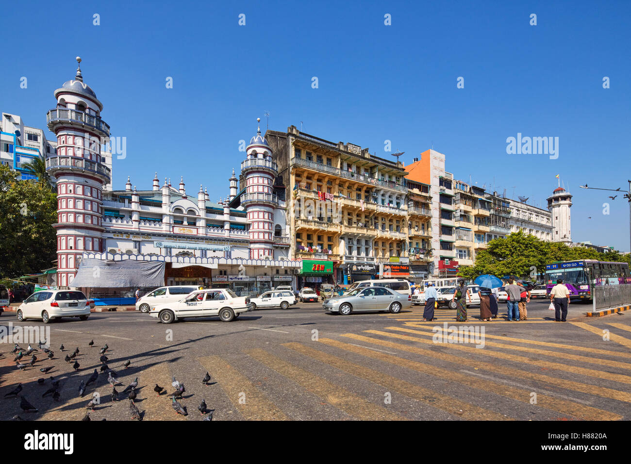 Bengali Sunni Jameh Mosque, Sule Road, Yangon, Myanmar Stock Photo - Alamy