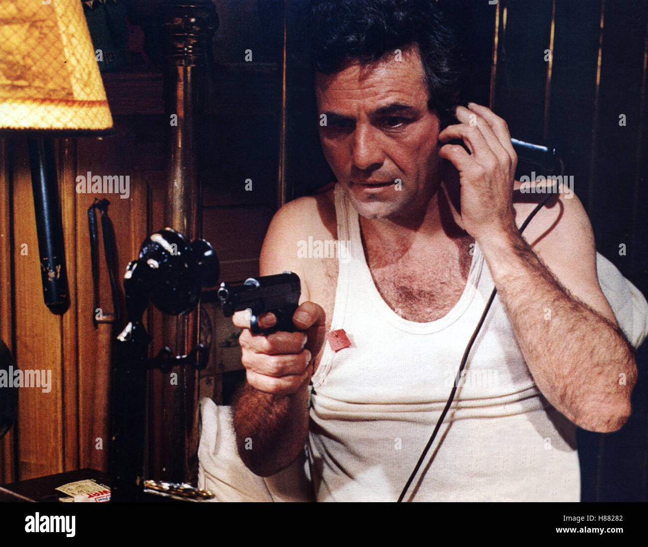 Der Schmalspurschnüffler, (THE CHEAP DETECTIVE) USA 1977, Regie: Robert Moore, PETER FALK ...