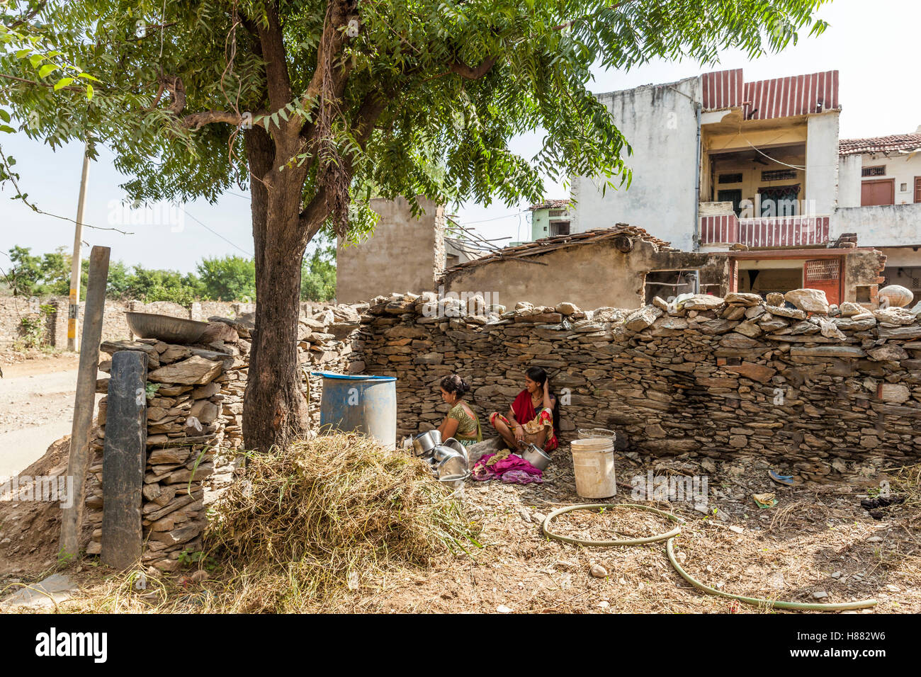 House wife india village hi-res stock photography and images - Alamy