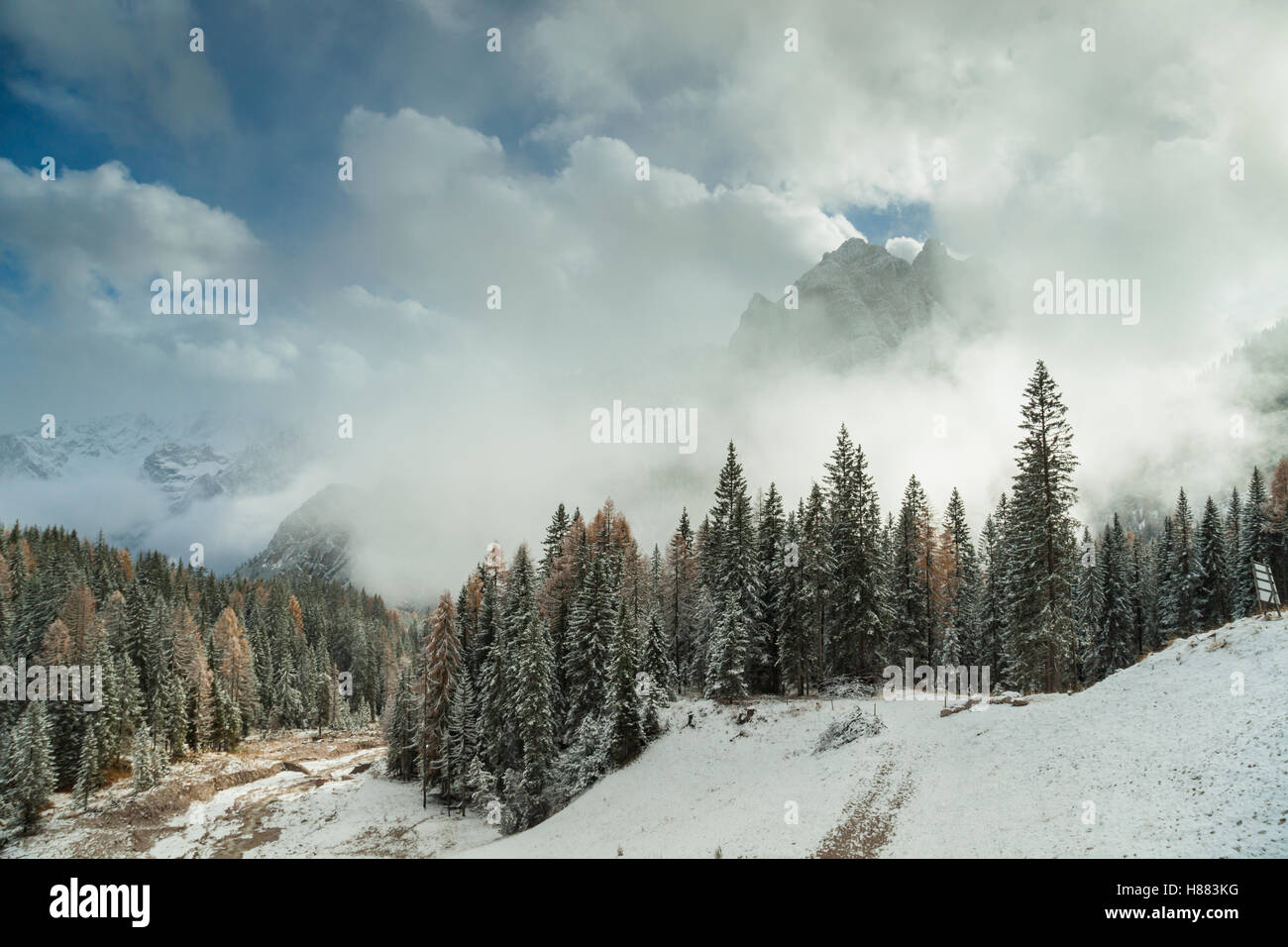 Northern italy snow mountains hi-res stock photography and images - Alamy