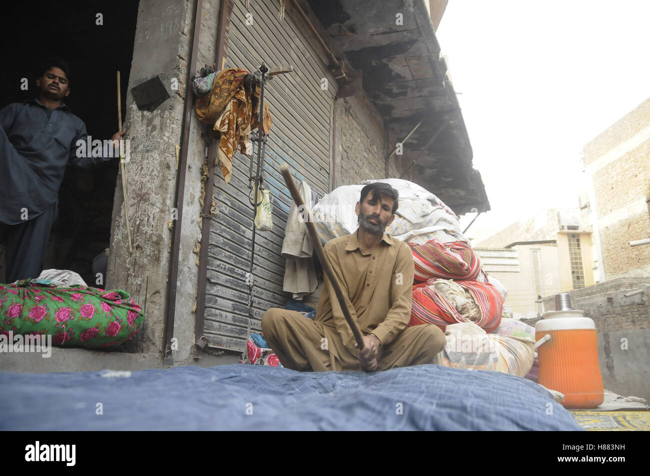 Rawalpindi, Pakistan. 09th Nov, 2016. A wool worker is seen at wool ...
