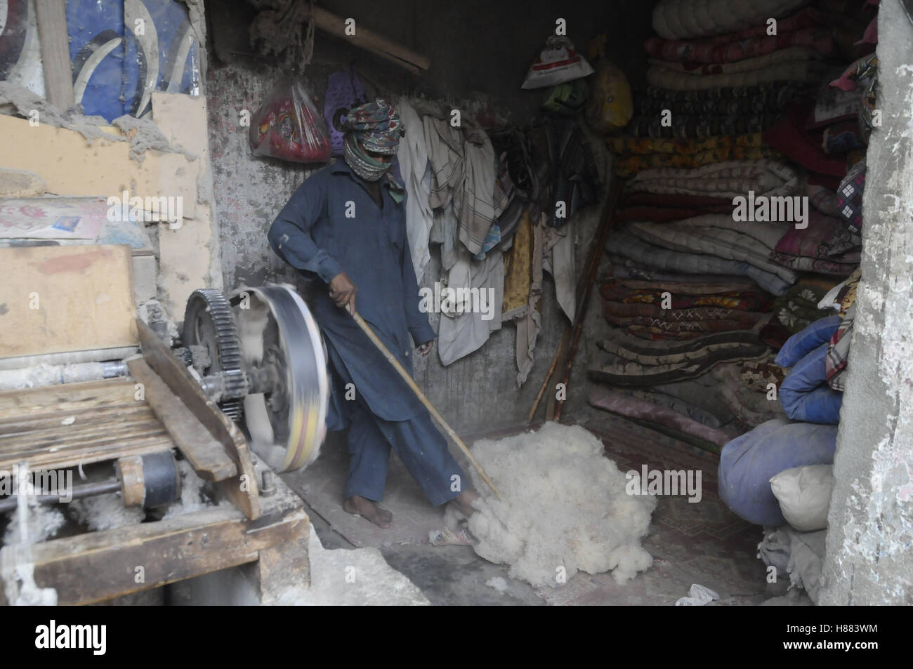 Rawalpindi, Pakistan. 09th Nov, 2016. A wool worker is seen at wool ...