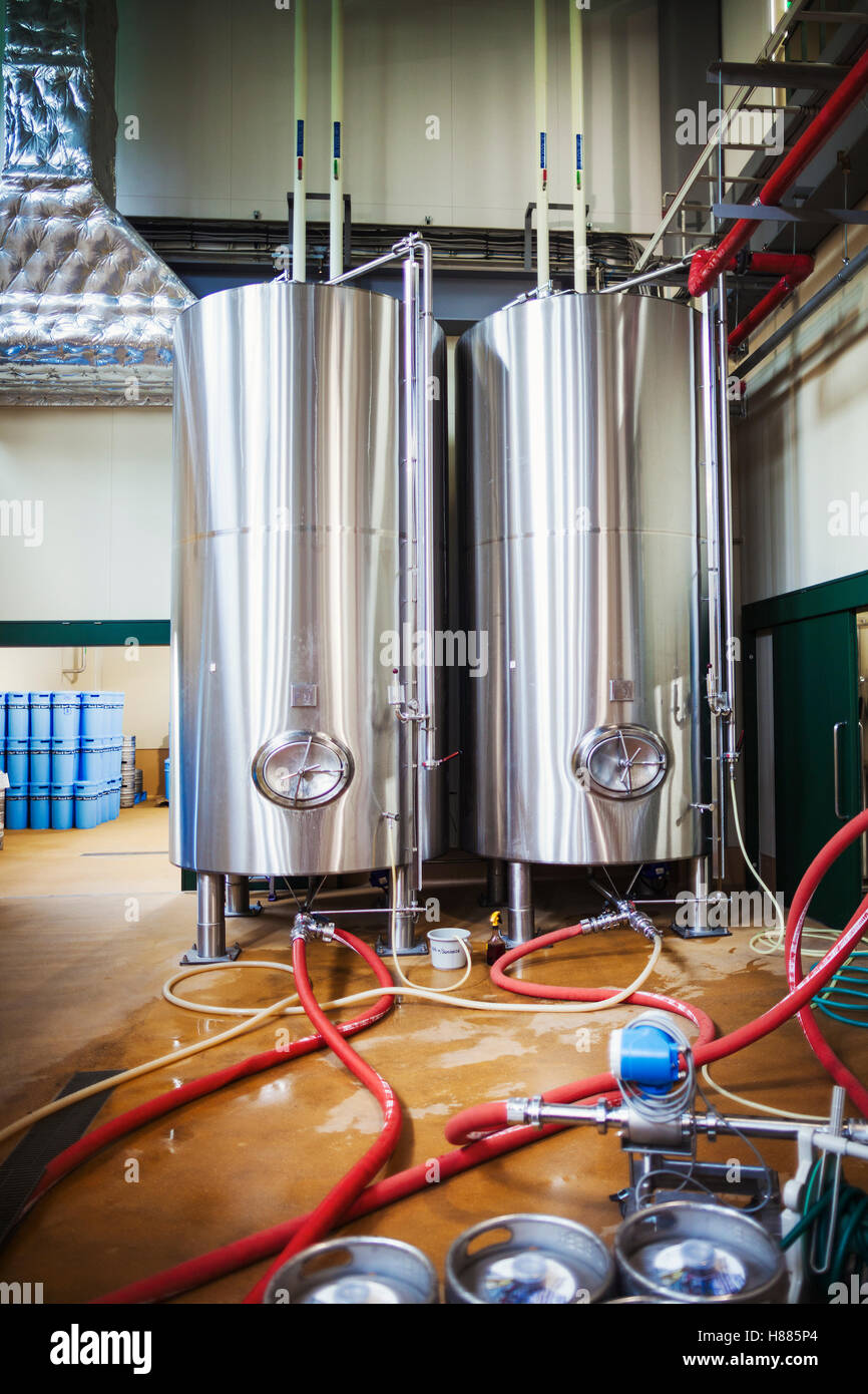 Tanks are connected hi-res stock photography and images - Alamy