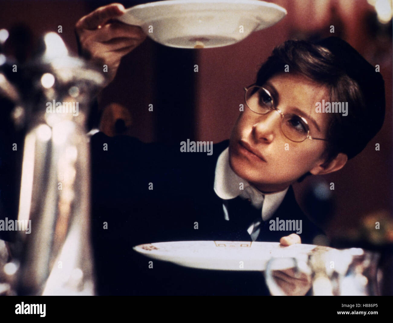 Yentl 1983 barbra streisand hi-res stock photography and images - Alamy