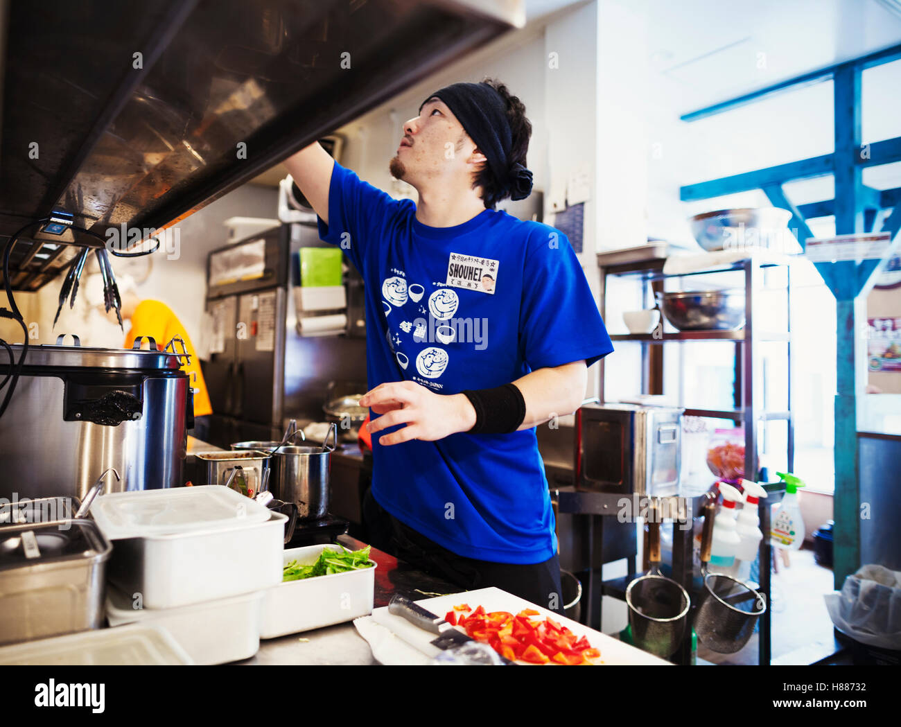 Ramen cook hi-res stock photography and images - Alamy