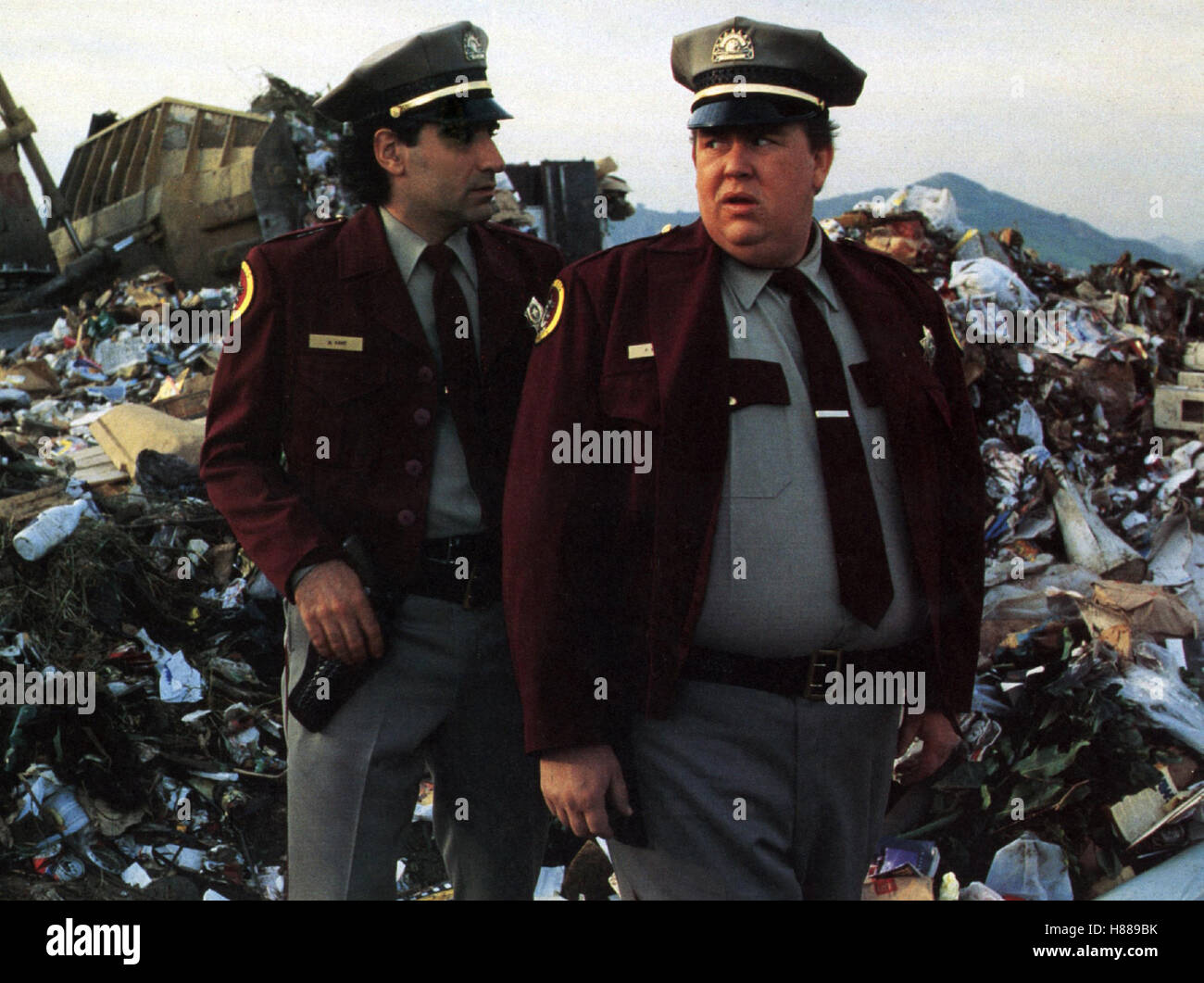 Zwei unter Volldampf, (ARMED AND DANGEROUS) USA 1986, Regie: Mark L ...