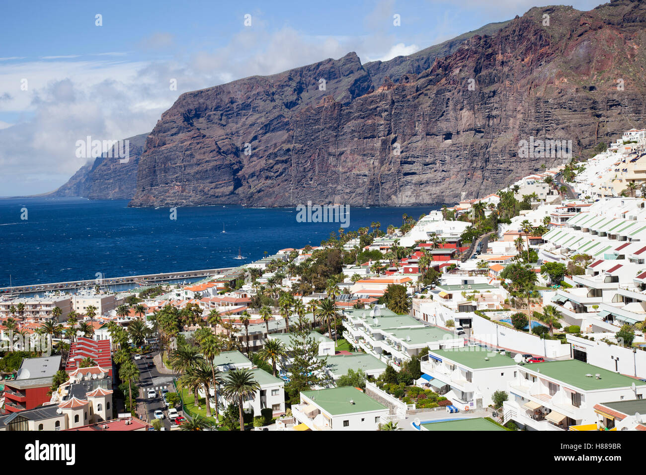 Los Gigantes village and Acantilado de los Gigantes, Tenerife island ...