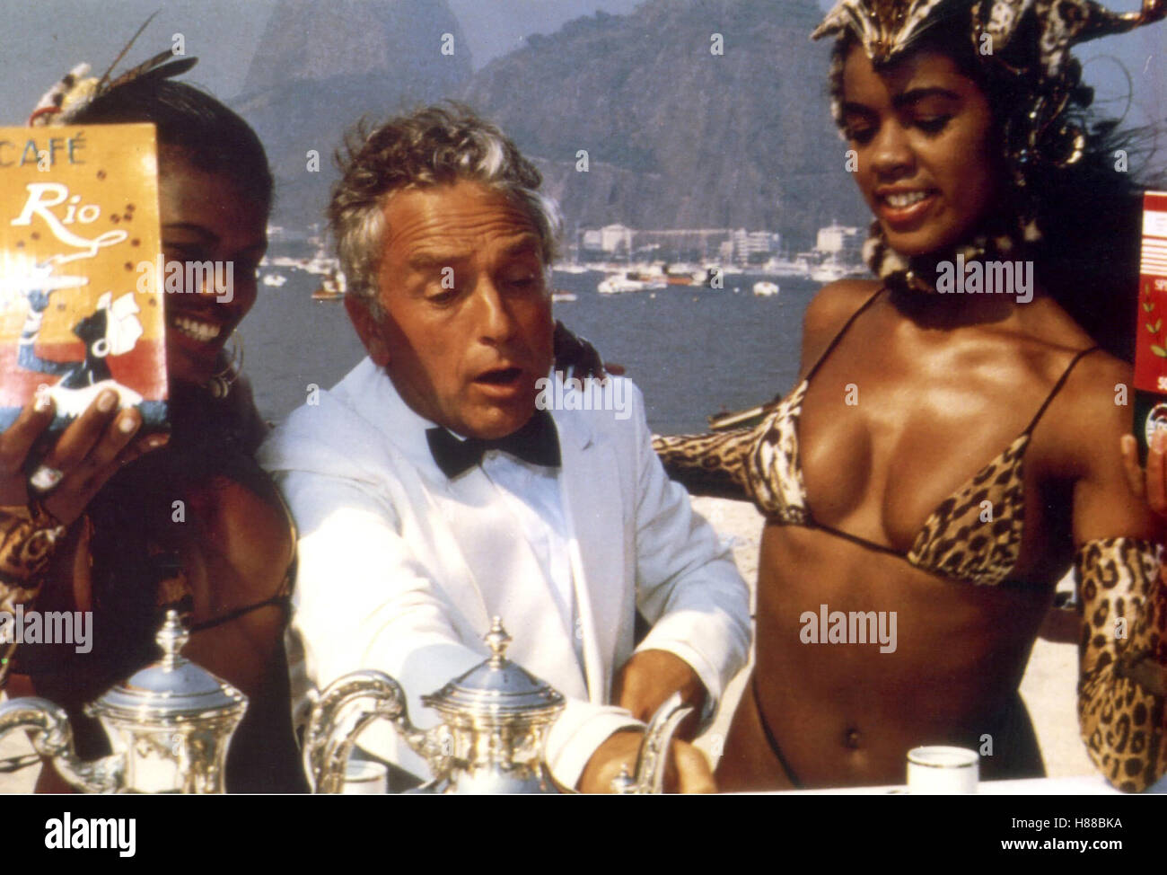 Gefangen in Rio, (PRISONER OF RIO) GB-BRA 1988, Regie: Lech Majewski, PAUL FREEMAN Stock Photo ...