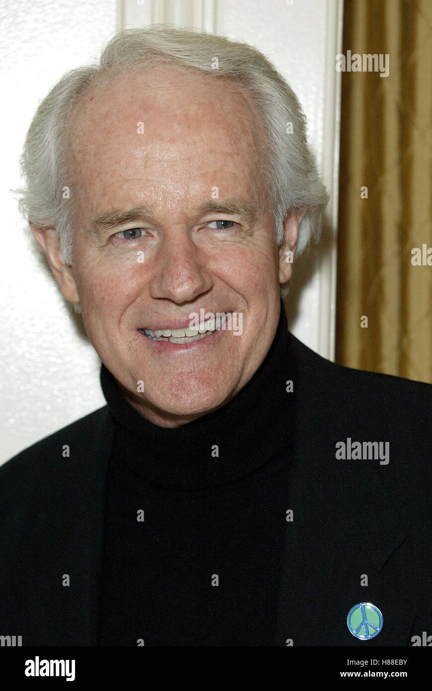 Mike farrell hi-res stock photography and images - Alamy