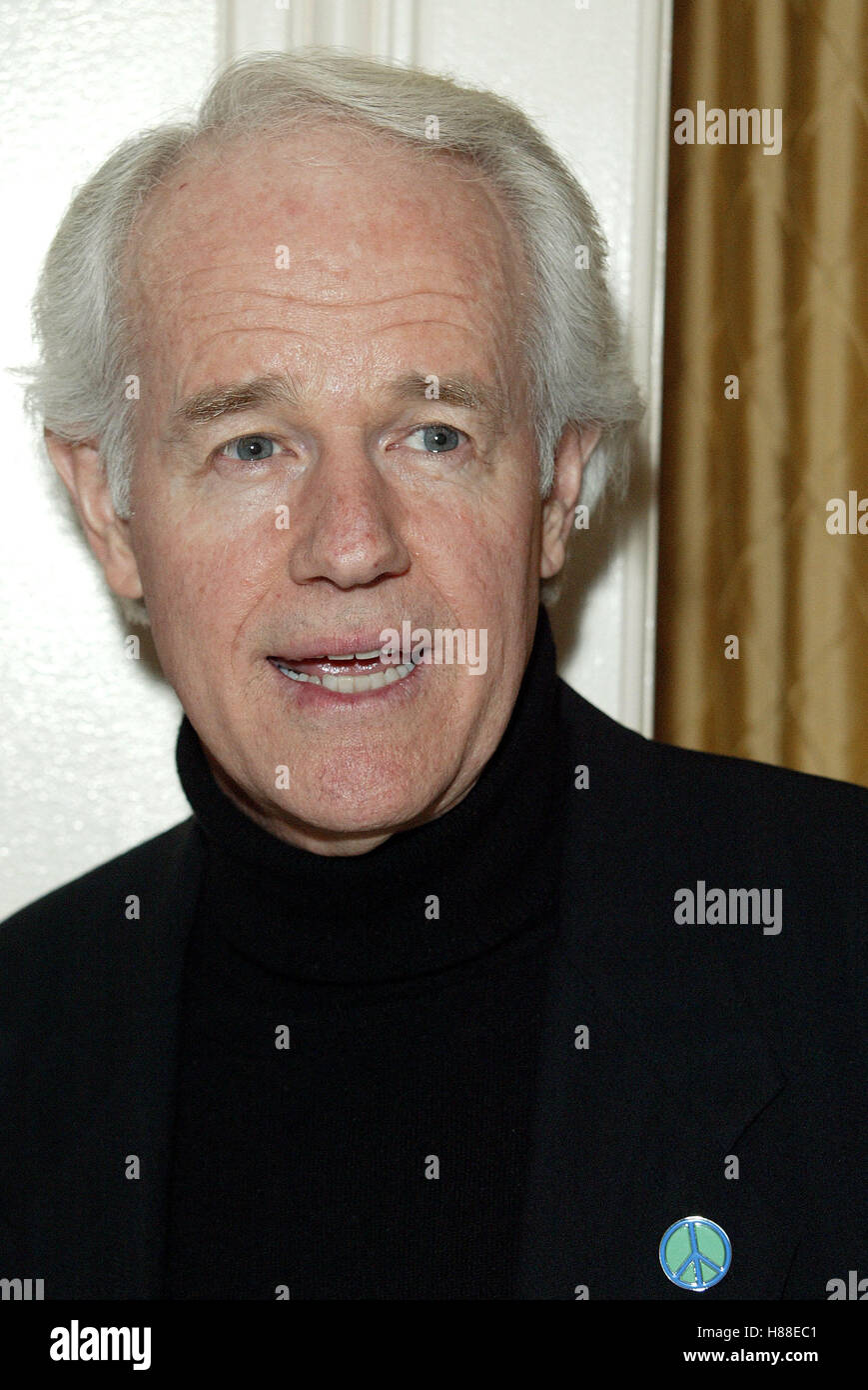 MIKE FARRELL 12TH DEATH PENALTY FOCUS AWARD REGENT BEVERLY HILLS HOTEL ...