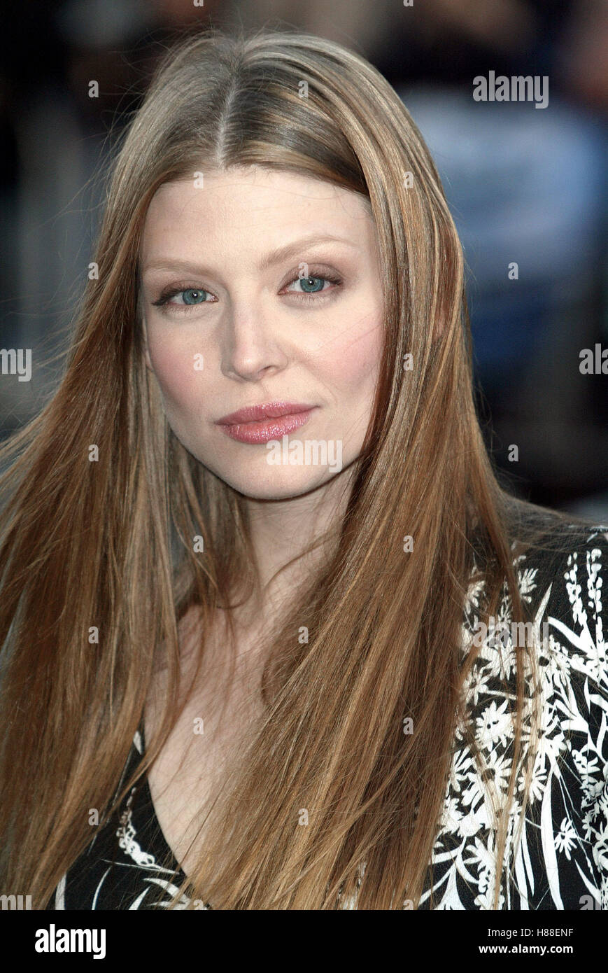 AMBER BENSON X2: X-MEN UNITED GRAUMANS CHINESE THEATRE HOLLYWOOD LOS ...