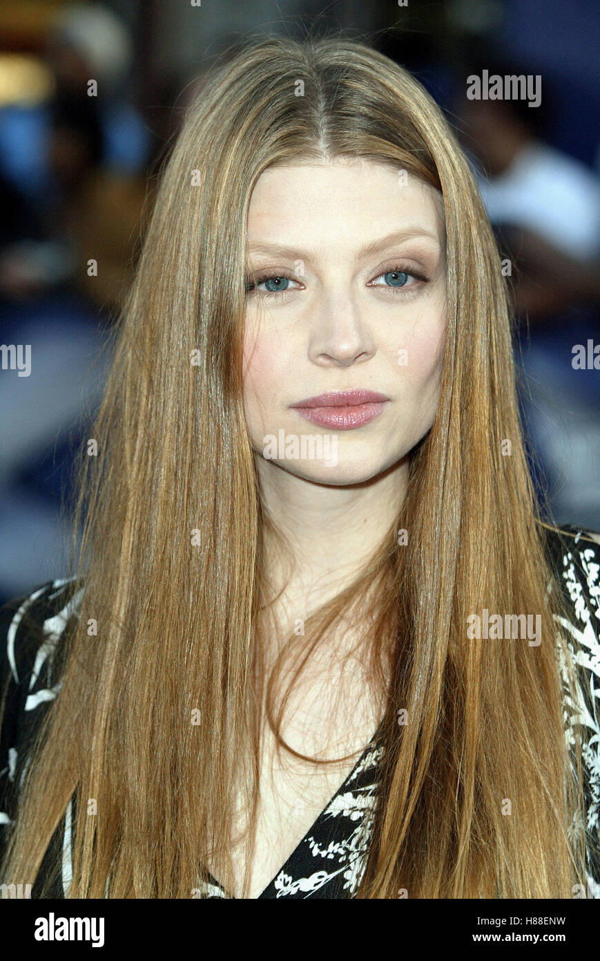 Amber benson hi-res stock photography and images - Alamy