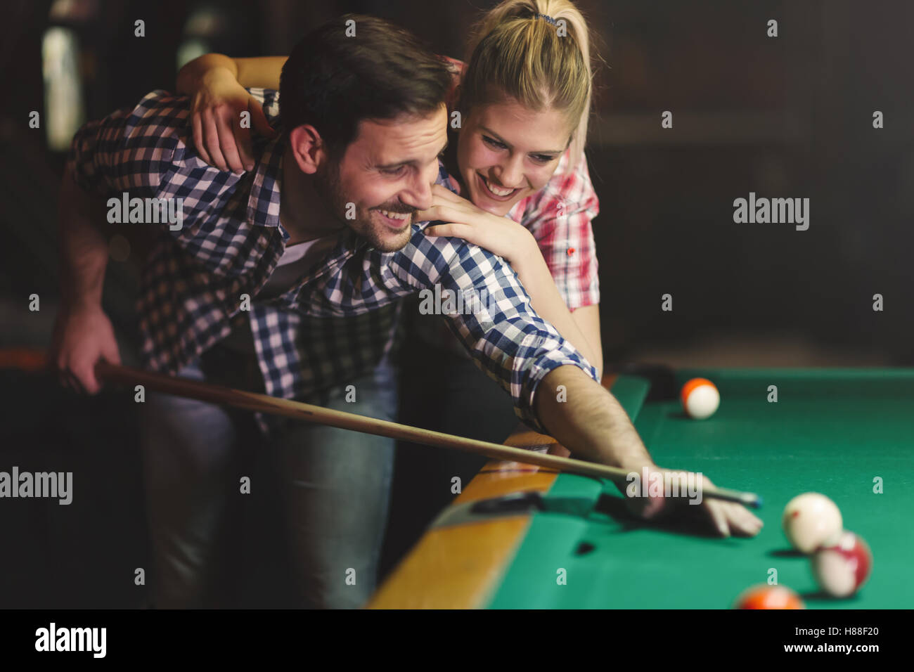 Cue snooker hi-res stock photography and images - Alamy