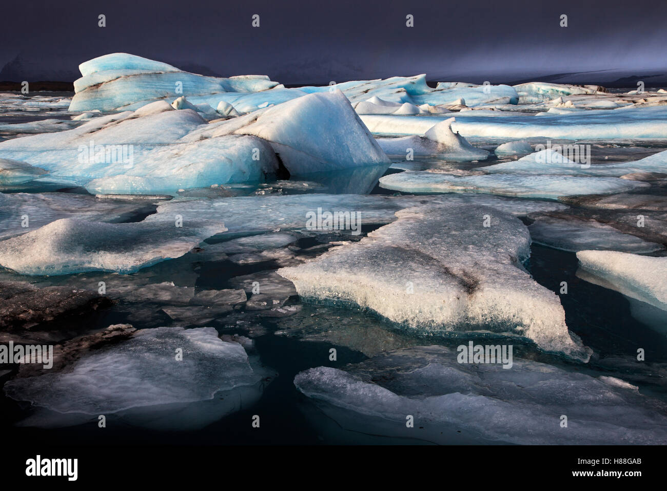 Ice floating on glacial lake, Vatnajokull Glacier, Jokulsarlon Lake ...