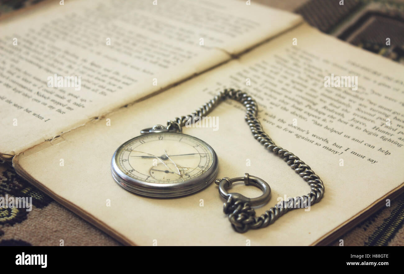 Vintage old book pocket hi-res stock photography and images - Alamy