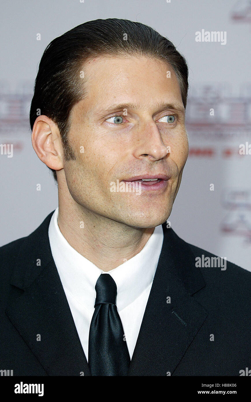 CRISPIN GLOVER CHARLIE'S ANGELES 2-FULL THROT GRAUMAN'S CHINESE THEATRE ...