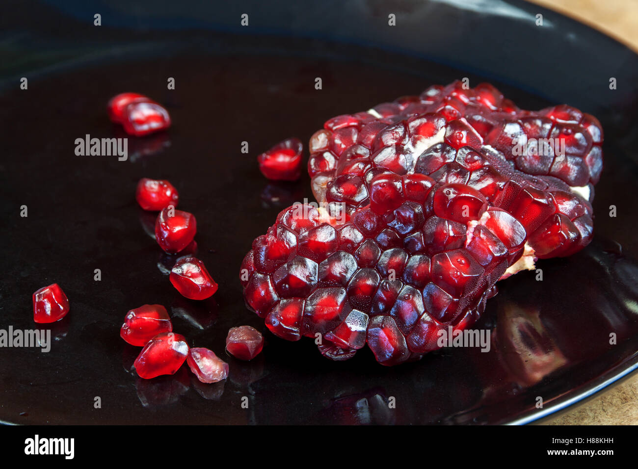 Carmine pomegranate fruit hi-res stock photography and images - Alamy