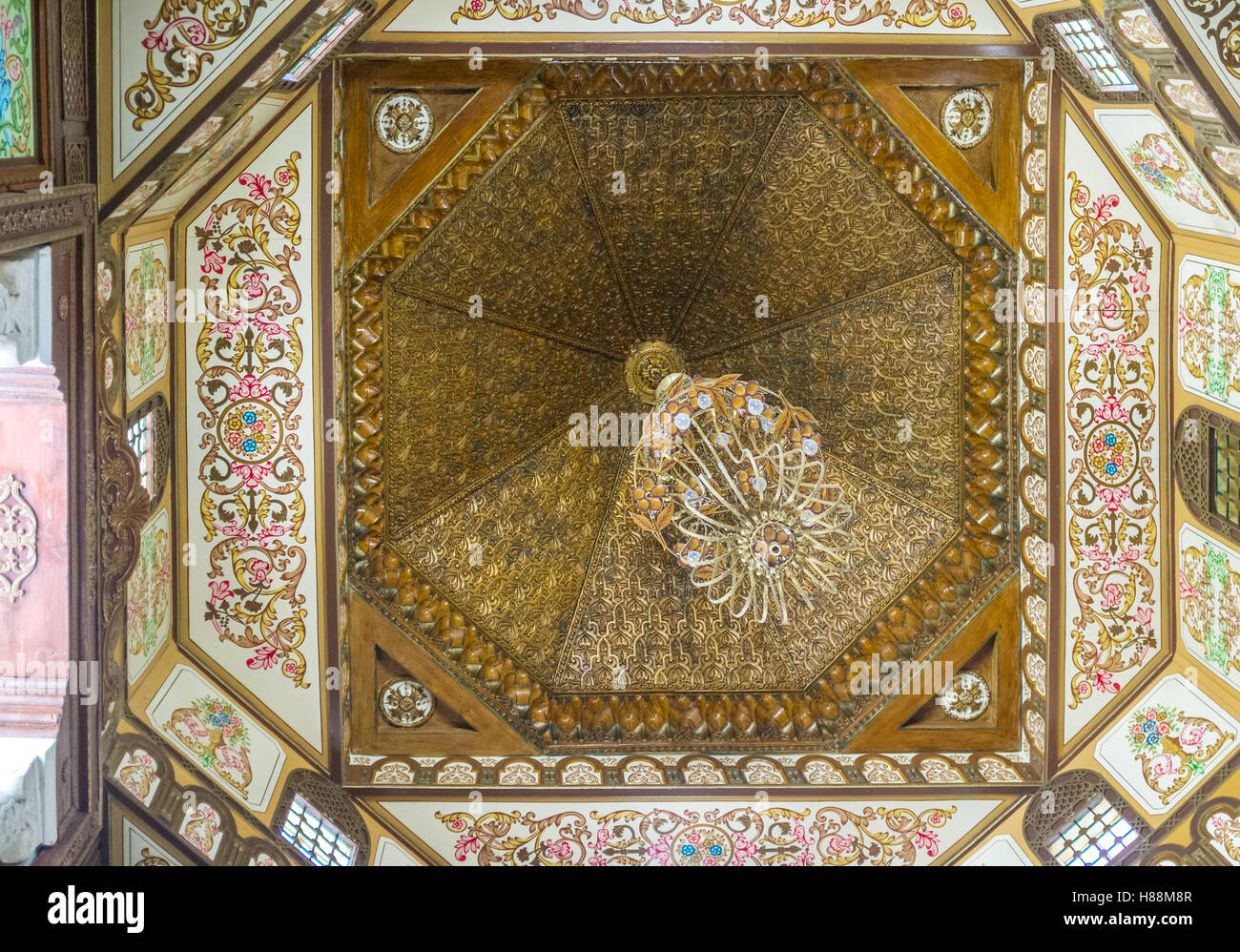 Dome carved in patterns hi-res stock photography and images - Alamy