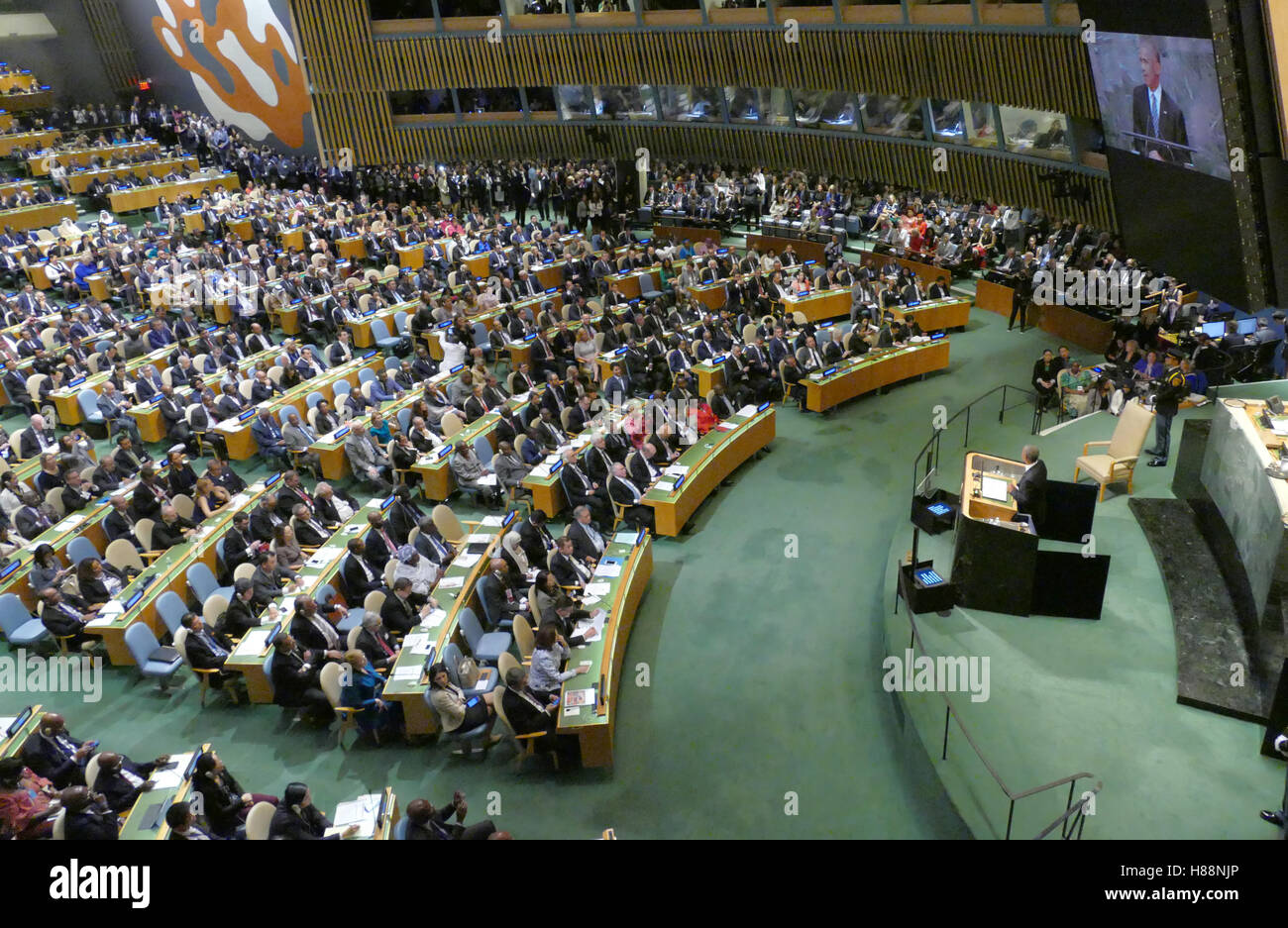 Un general assembly meeting chamber hi-res stock photography and images ...