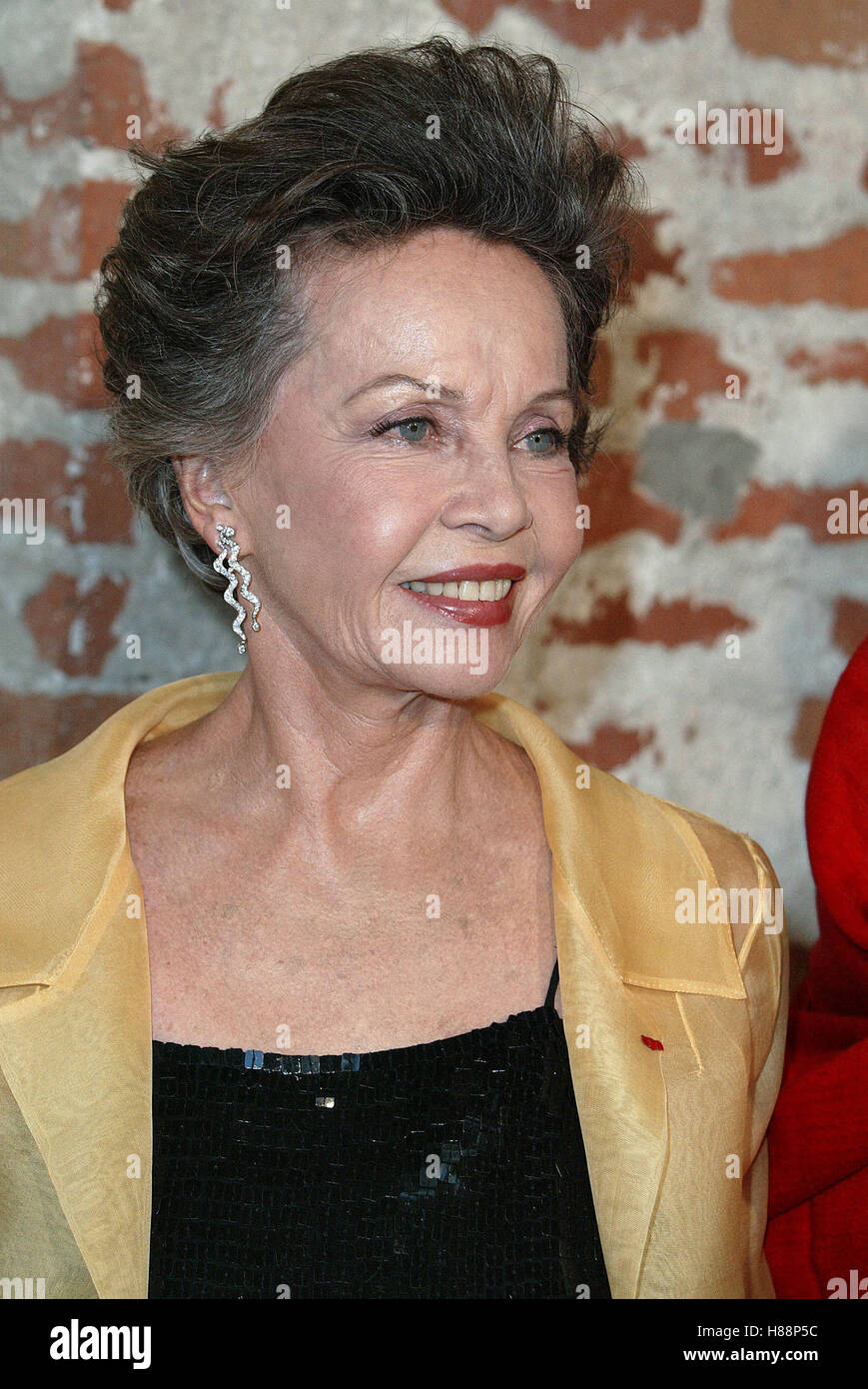 LESLIE CARON LE DIVORCE FILM PREMIERE WESTWOOD LOS ANGELES USA 29 July ...