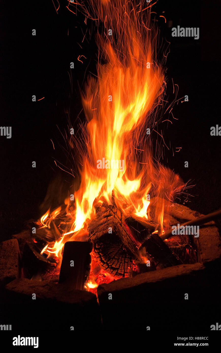Campfire flame sparks long hi-res stock photography and images - Alamy