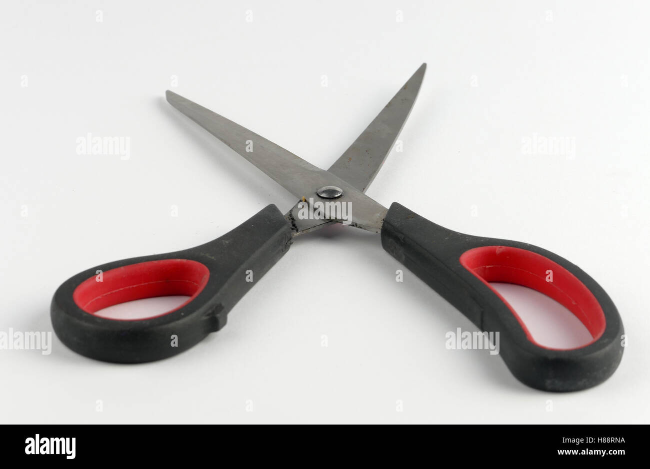 Isolated black scissors Stock Photo - Alamy