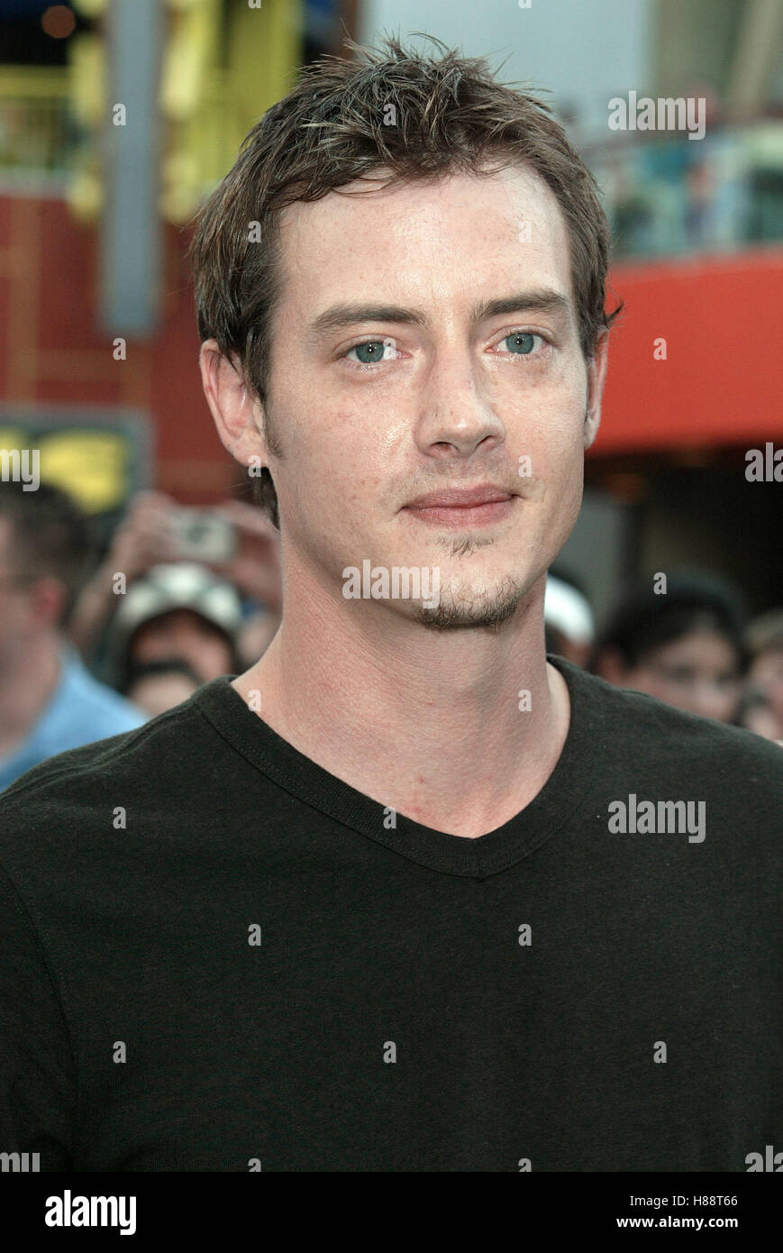 JASON LONDON THE BATTLE OF SHAKER HEIGHTS UNIVERSAL CITYWALK LOS ...