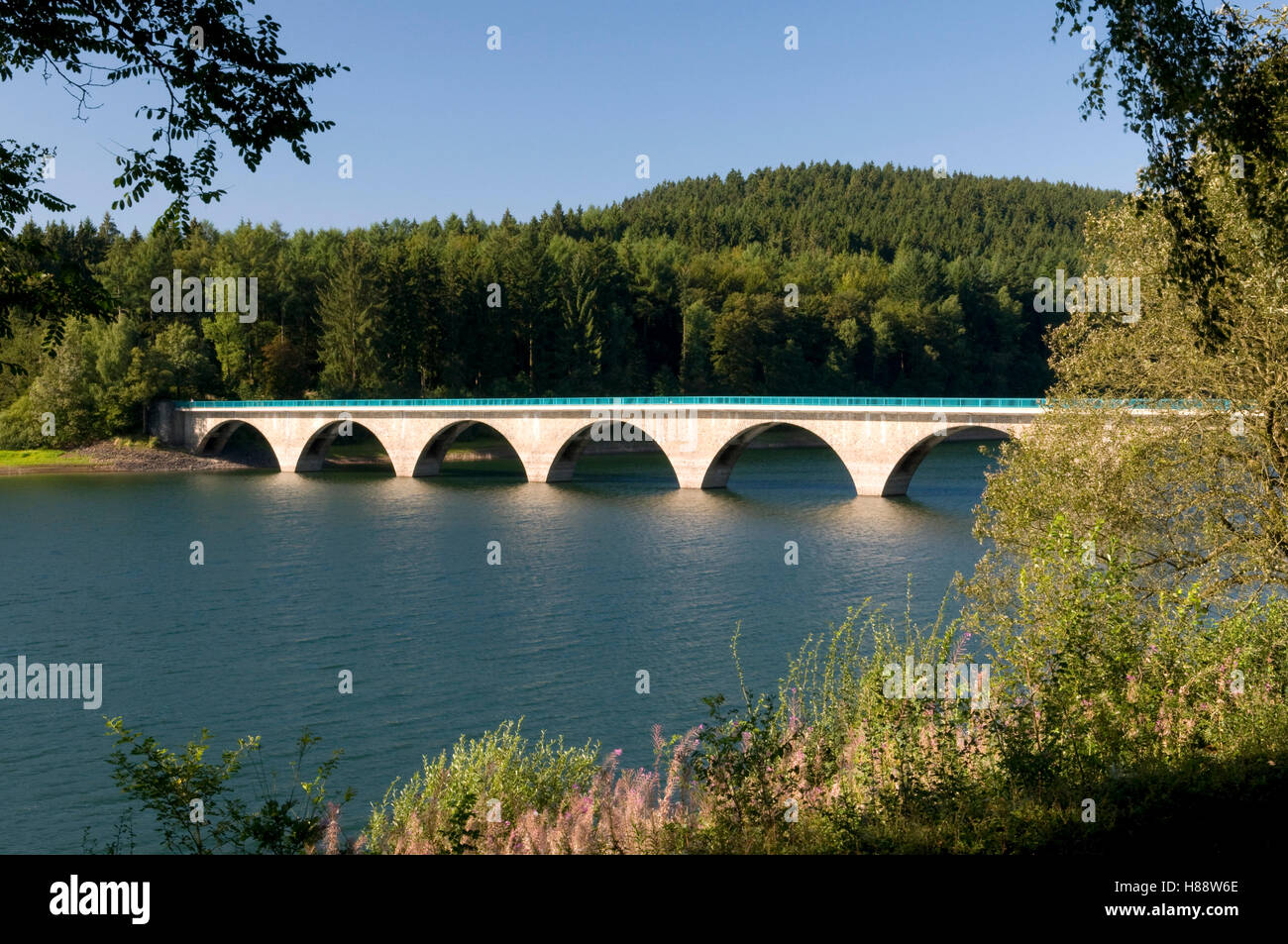 Bridge over Versetal Resevoir, Ebbegebirge Nature Park, Sauerland ...