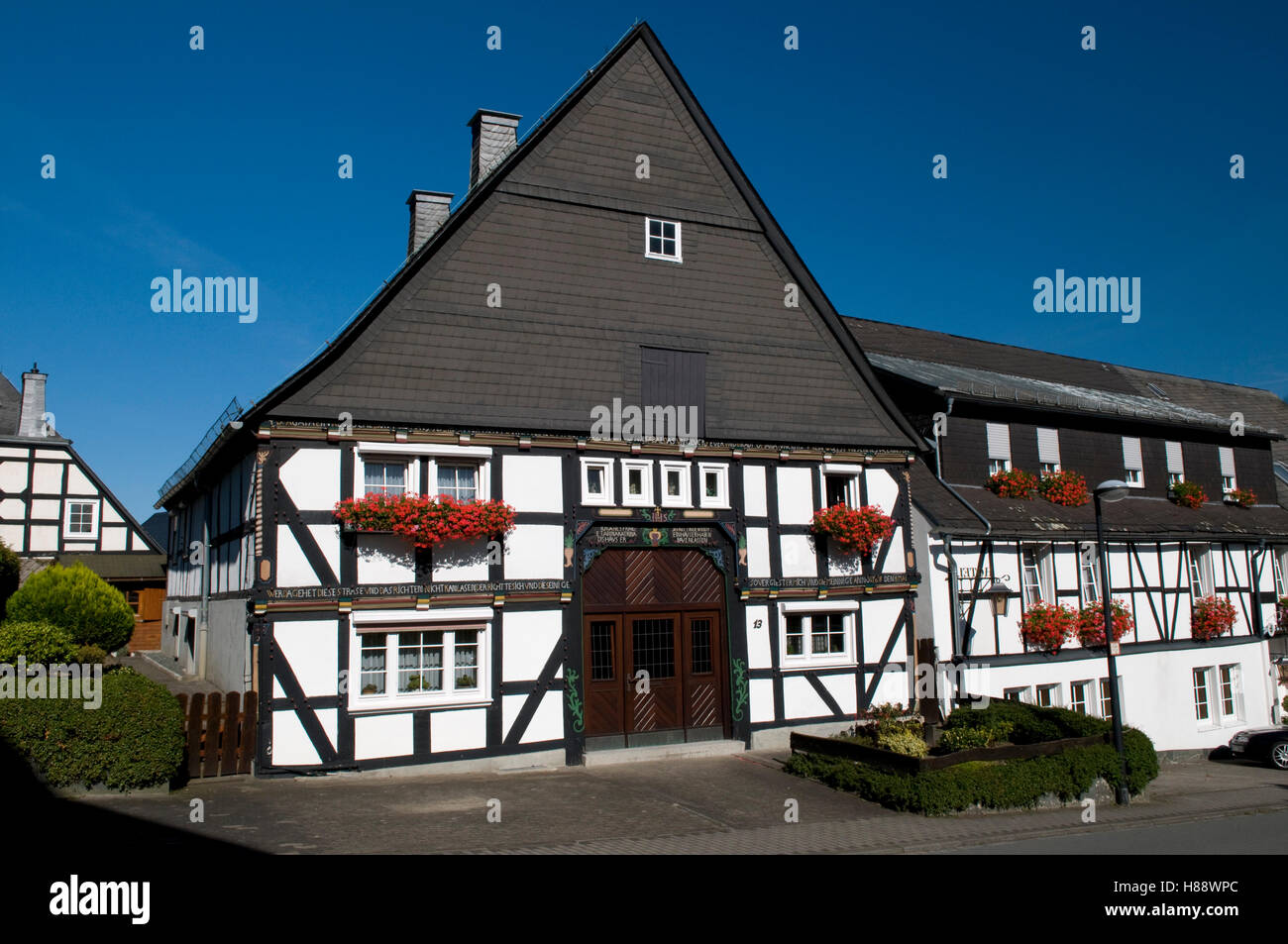 Tudor house hotel hi-res stock photography and images - Alamy