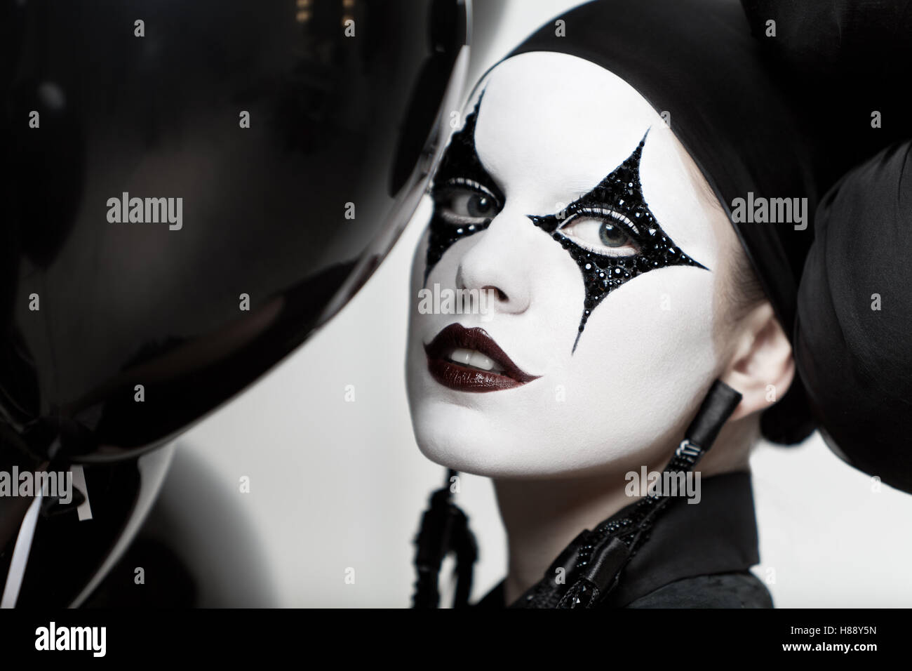 Mime stylized fashion close-up partrait Stock Photo - Alamy