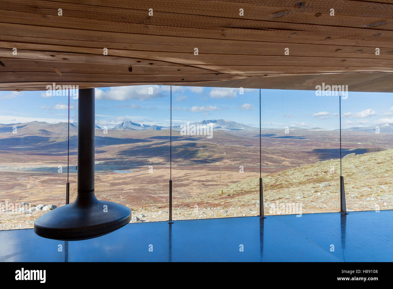 Viewpoint Snøhetta / Snohetta viewing pavilion overlooking Tverrfjellet ...